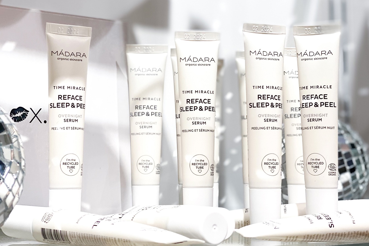 Næturserum sem endurnýjar húðina á meðan þú sefur - Beautybox.is